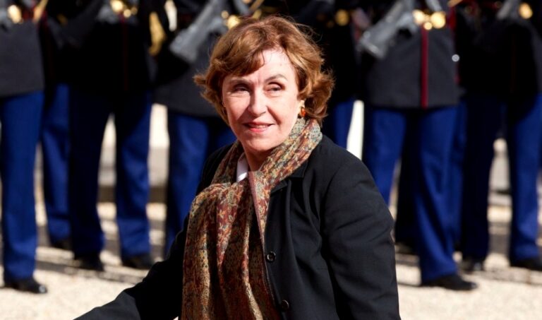 Edith Cresson offre "une deuxième chance" aux décrocheurs scolaires