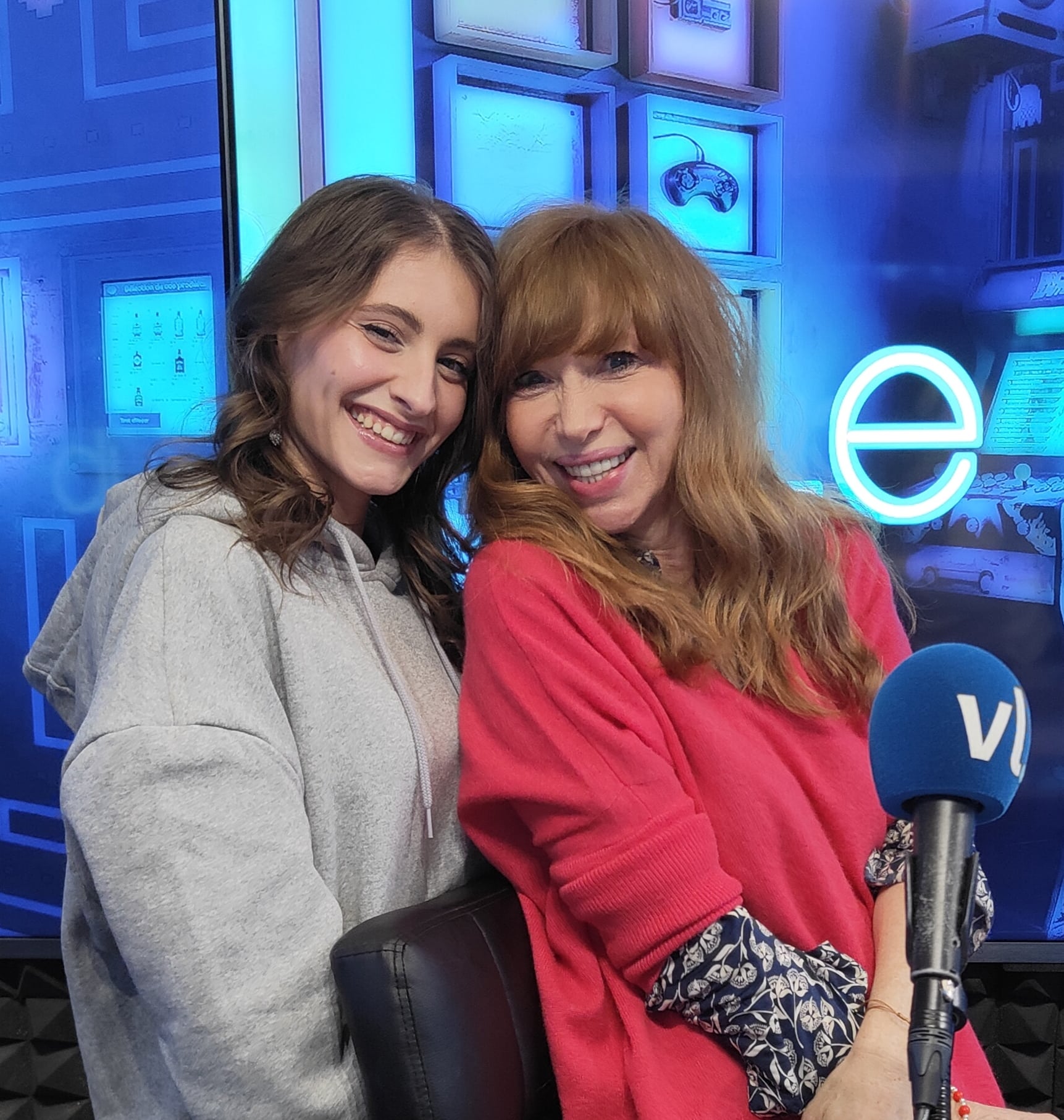 Ophenya, la star des réseaux sociaux, et Noëlla | Le Club #12 | VL Média